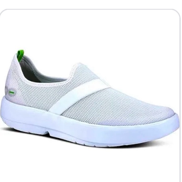 OOFOS | Shoes | Oofos White And Green Slipon Sneakers Size 7 | Poshmark